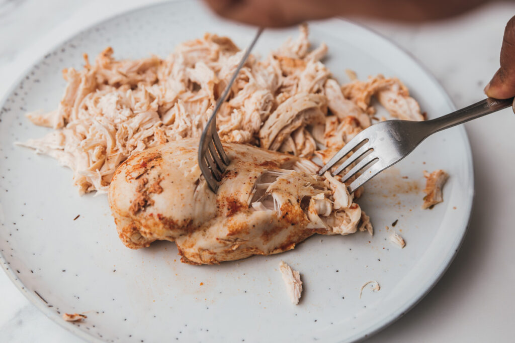 How To Boil Chicken To Shred (Boiled Shredded Chicken ...