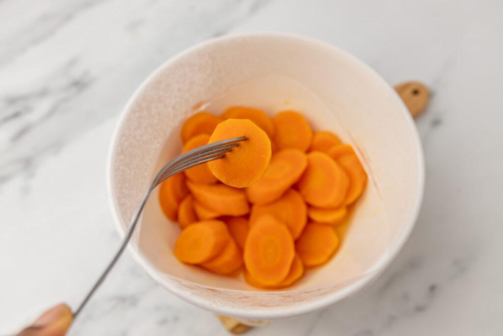 How to Cook Carrots in the Microwave - yourcookingbuddy.com