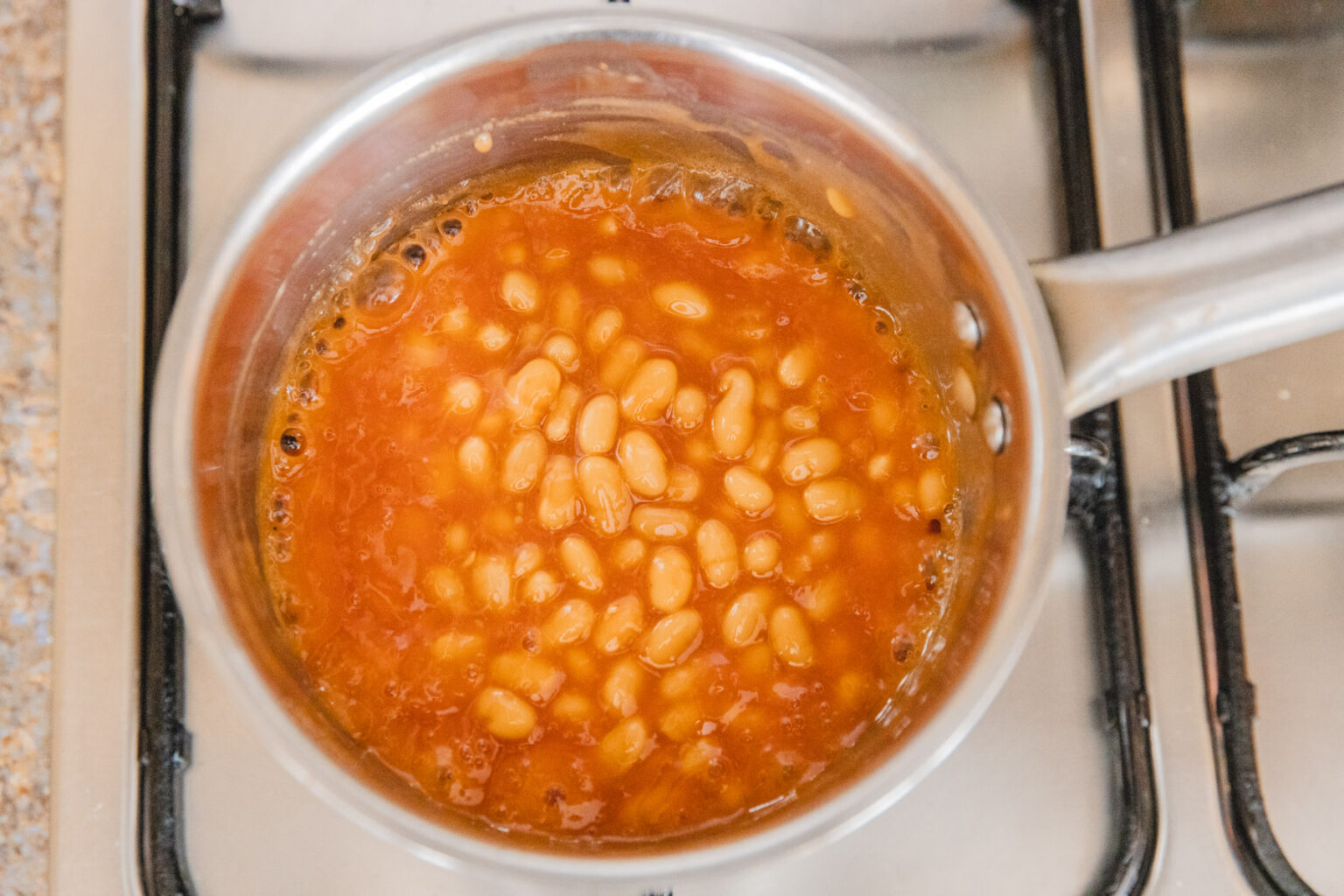 British Beans On Toast (Baked Beans With Toast) - yourcookingbuddy.com