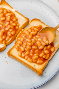 British Beans On Toast (Baked Beans With Toast) - yourcookingbuddy.com
