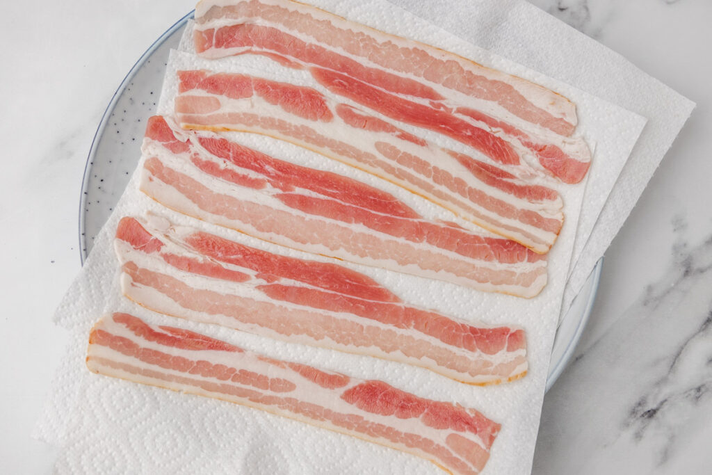 How To Microwave Bacon (Crispy Microwave Bacon) - yourcookingbuddy.com